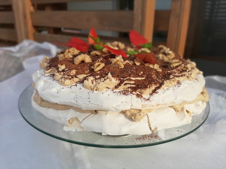 Tort bezowy Dacquoise (Dakłas) - Pasibrzuszek.pl