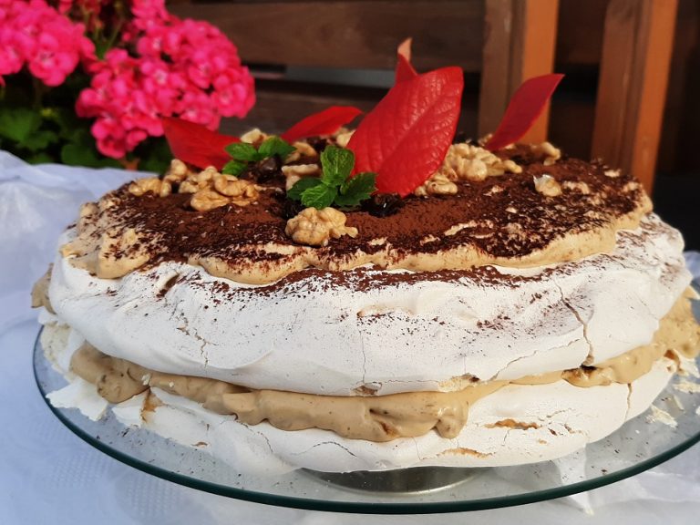 Tort bezowy Dacquoise (Dakłas) - Pasibrzuszek.pl